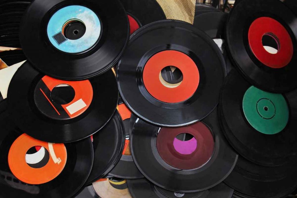 Vecchi dischi in vinile: se in casa hai uno di questi puoi dare l ...